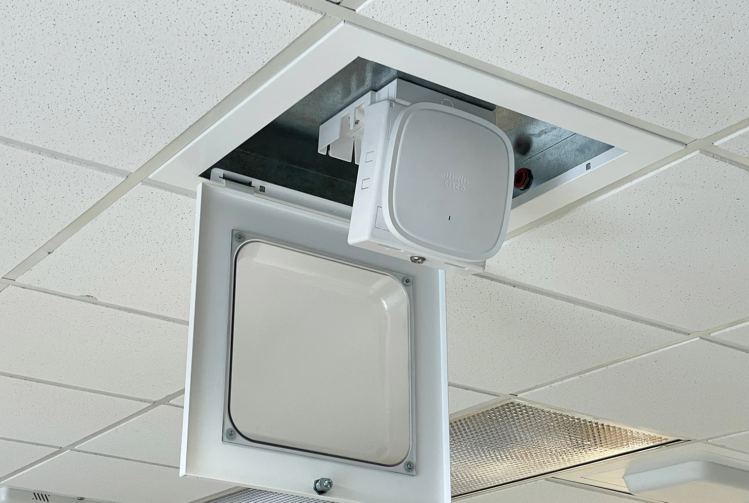 Oberon® Wi-Tile® Ceiling Enclosures - CPI
