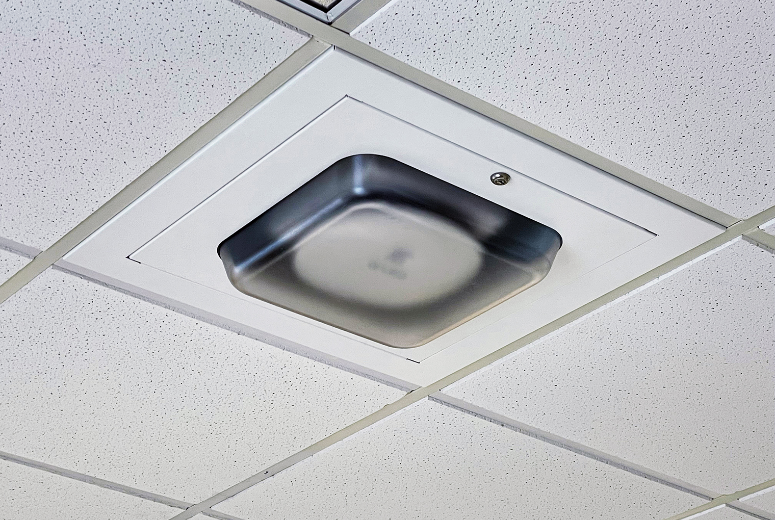 Oberon® Wi-Tile® Ceiling Enclosures - CPI